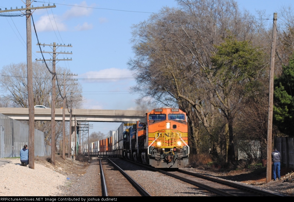 BNSF 5228